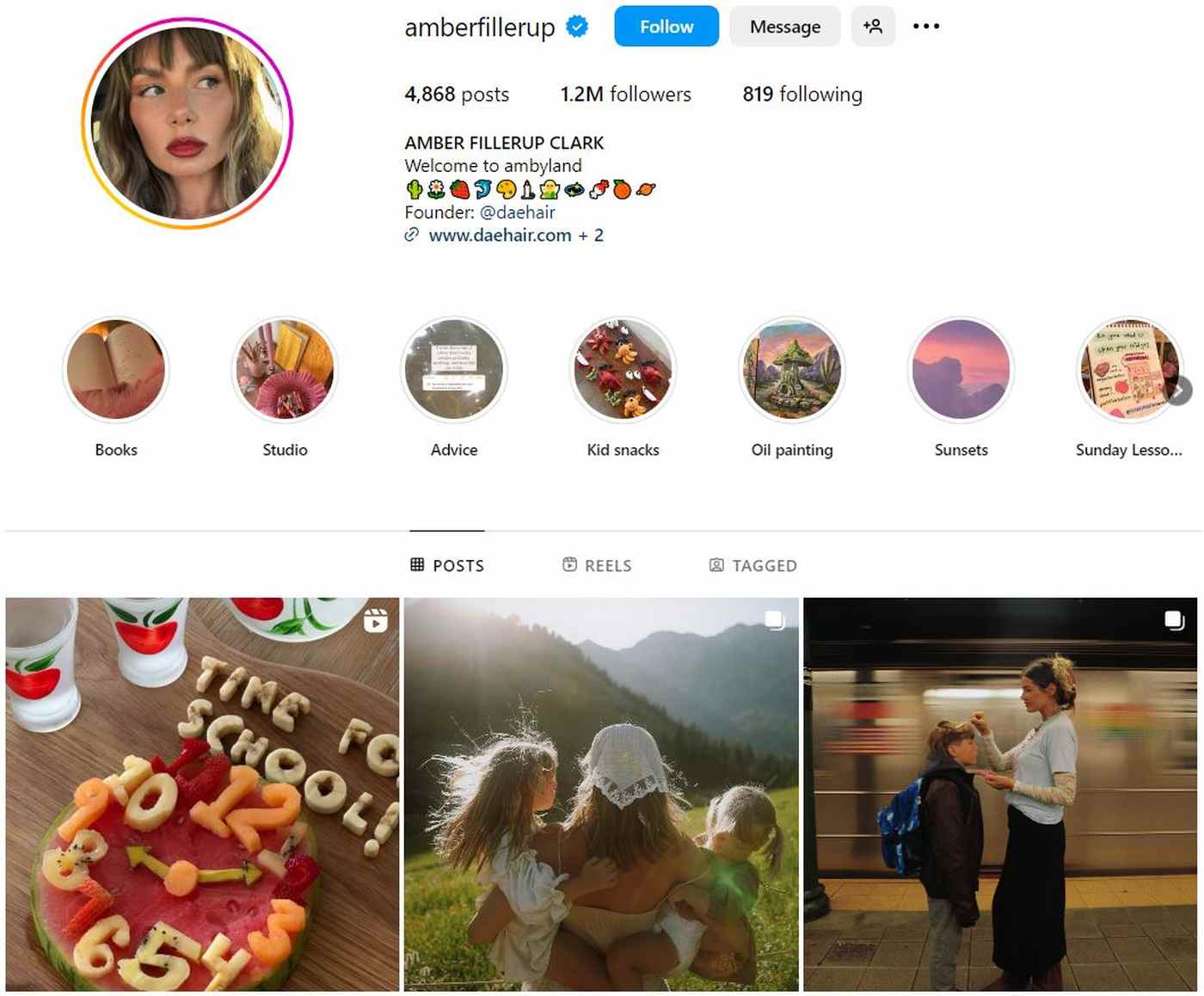 Top 10 Best Mom Influencers On Instagram In 2025 (Must-Follow!) | Friday